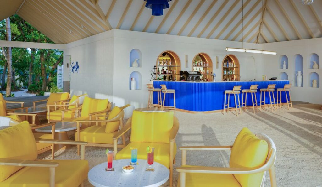 Sip & Dip - Main Bar - Eri Maldives