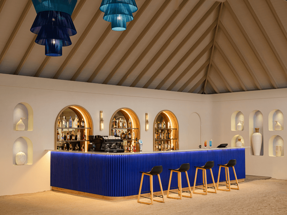 Sip & Dip - Main Bar - Eri Maldives